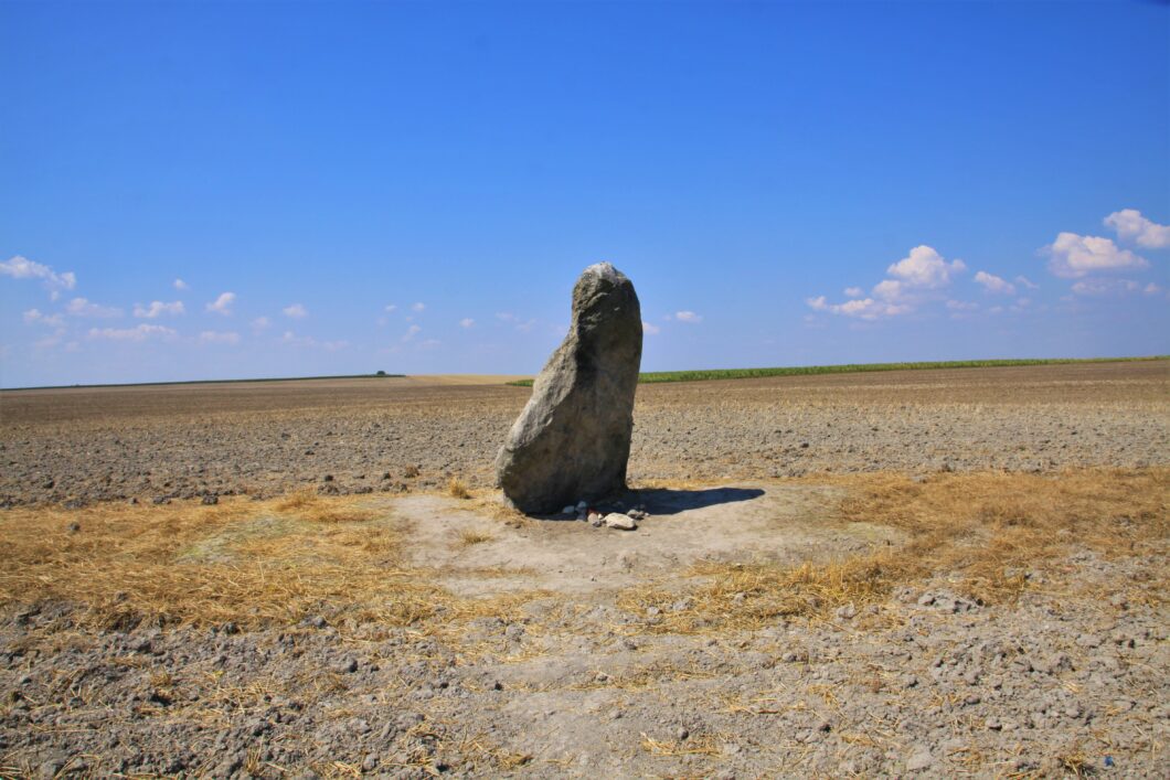 Tipy na výlet: Drahomyšl - Menhir Zakletý mnich a okolí - Vyletnik.cz