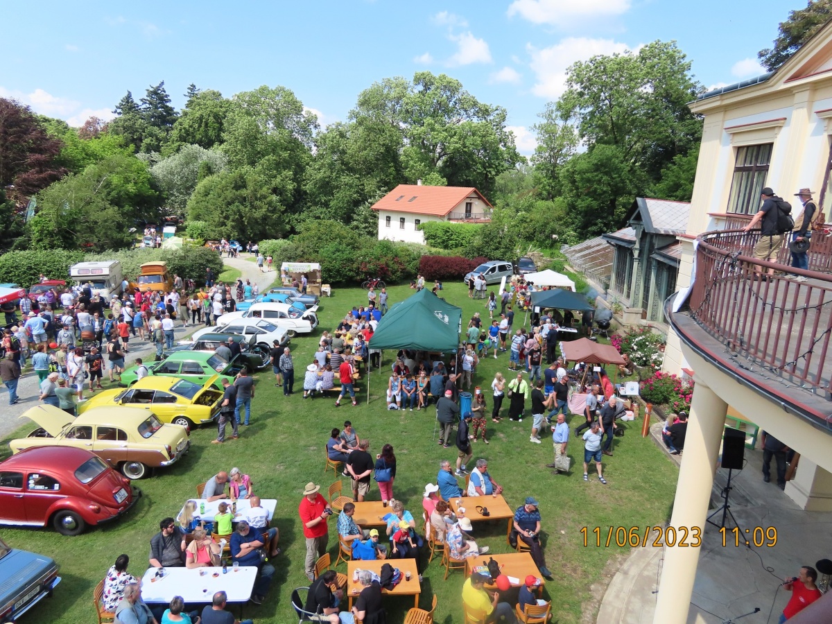 11. zámecká neděle s auto-moto veterány na zámku Kvasiny | Vyletnik.cz